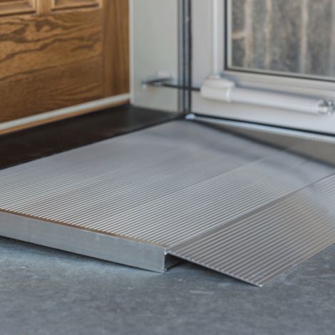 EZ-ACCESS TRANSITIONS Angled Entry Ramp