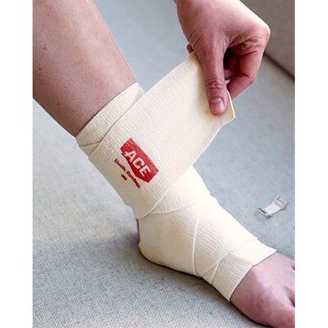 Shop 3M ACE Elastic Compression Bandages With E-Z Clips