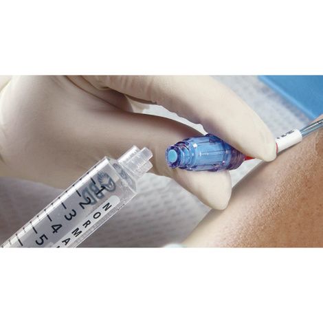 CareFusion MaxPlus Tru-Swab Clear Needleless Positive Displacement ...